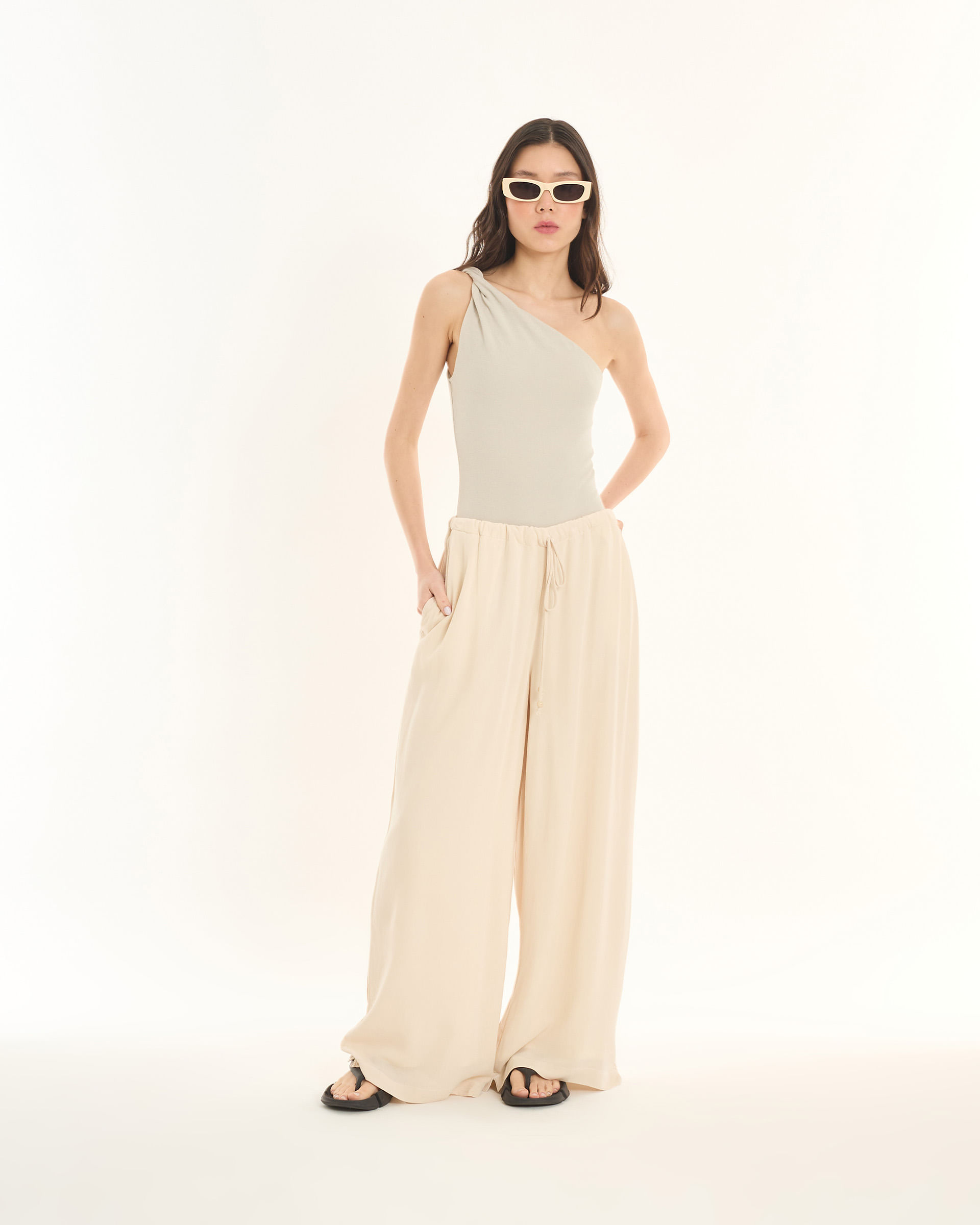 Body ombro ess off-white