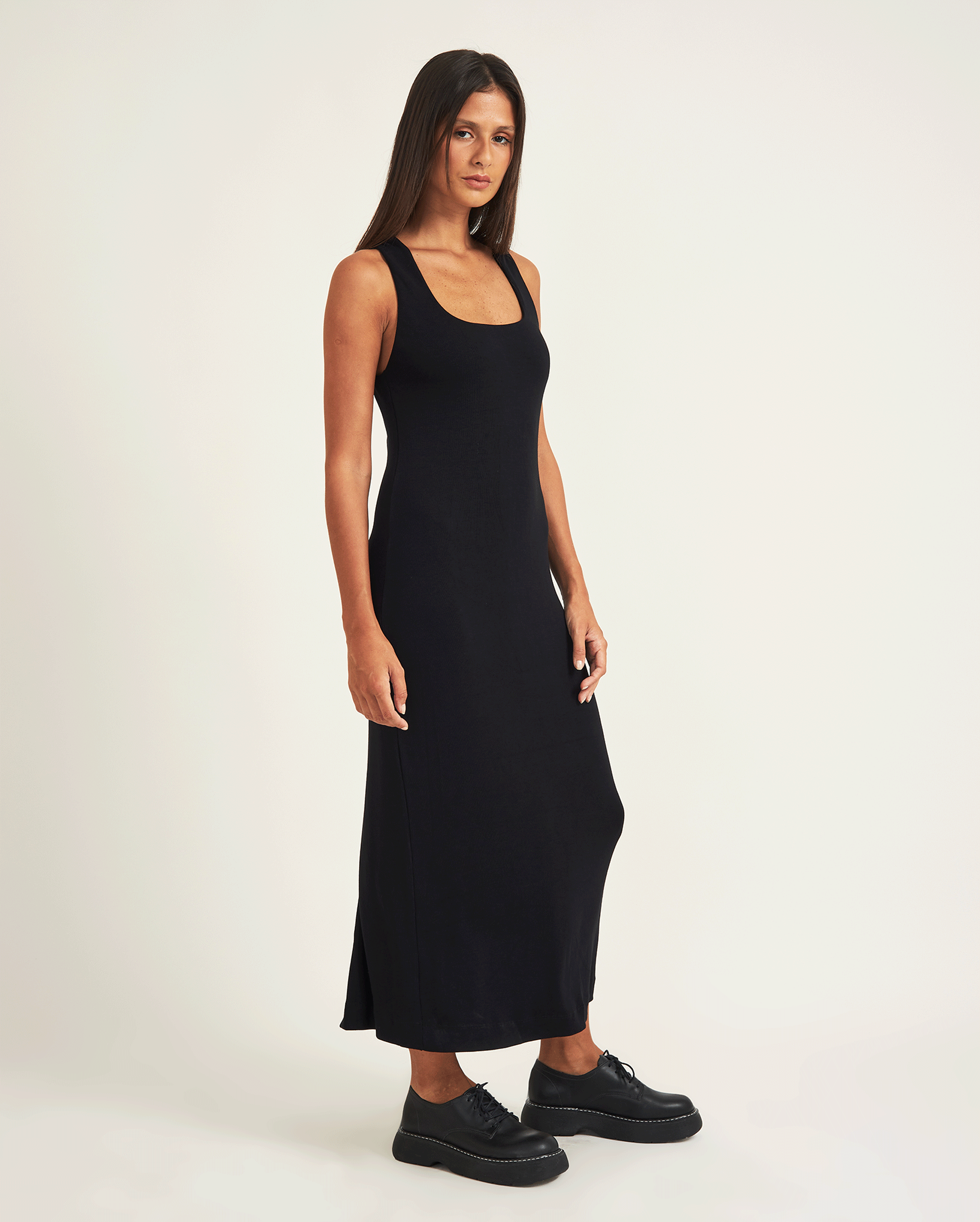 Vestido slim minimal preto - Loja Três